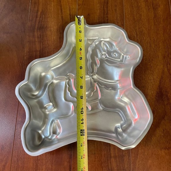 Wilton | Kitchen | New Vintage 99 Wilton Carousel Horse Cake Pan Mold ...